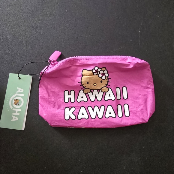 ALOHA Collection | Bags | Aloha Collection X Hello Kitty Hawaii ...